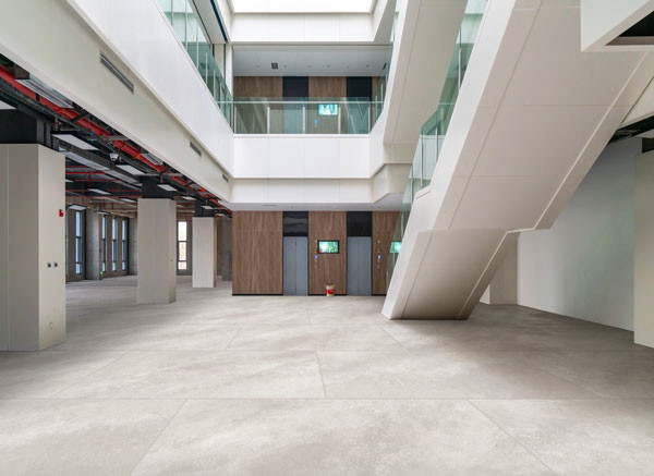 36YE | Floor Center
